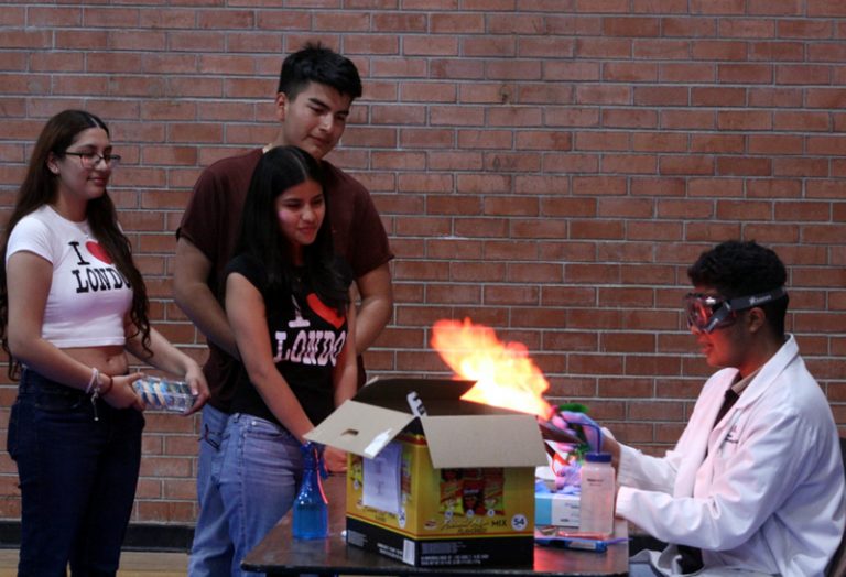 Pueblo Science Night: Another ‘Explosive’ Success – Pueblo High School